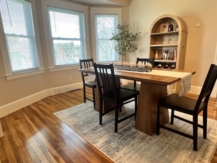 Charming Home Near Gillette, Boston-walk To Train - Norwood, MA