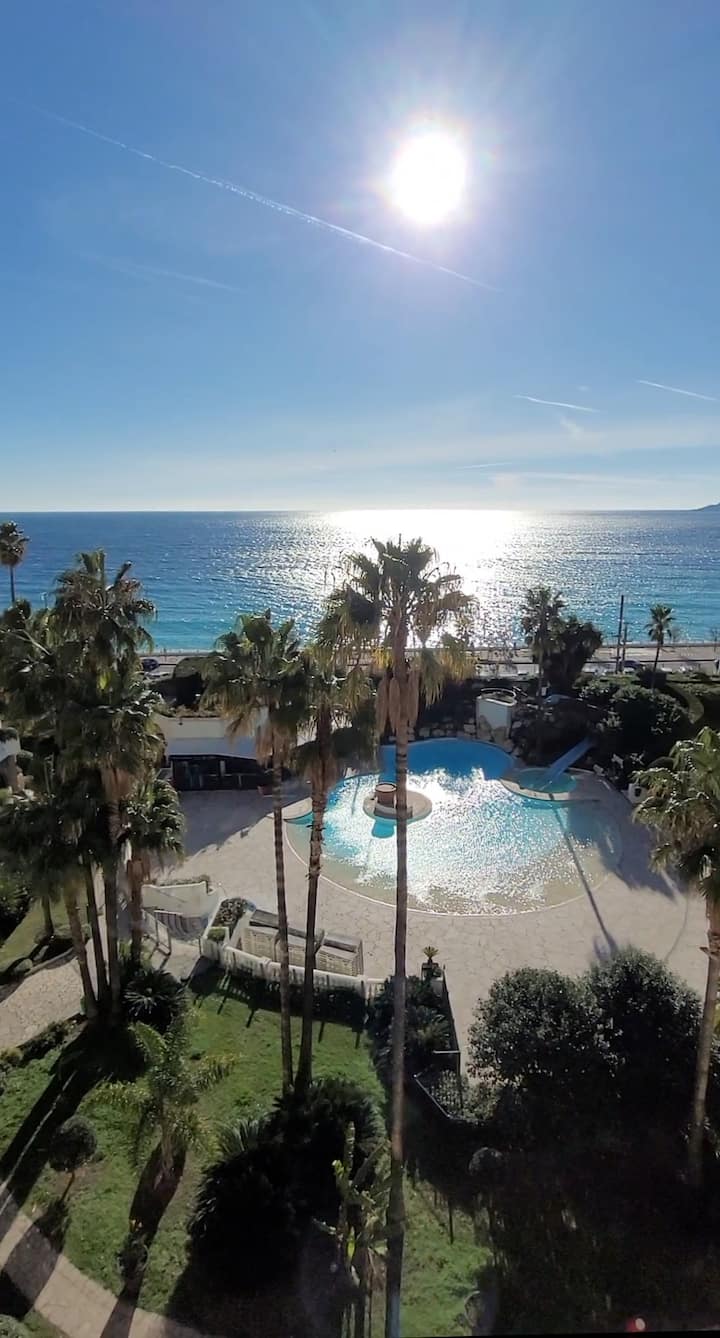 Theo'z Covered Terrace & Sea View - Studio Cabin - Cannes