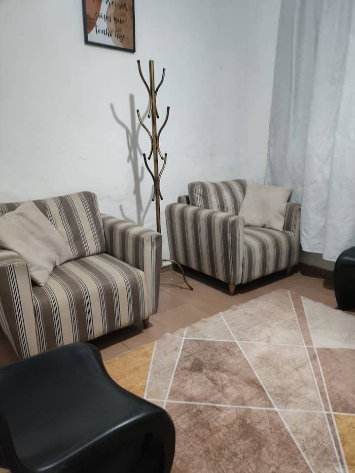 Ap Aconchegante Térreo Zona Norte /Prox Atacadao - Juiz de Fora