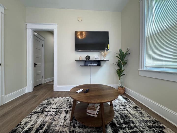 Boutique Apartment - Minutes To Dc - Mount Rainier, MD