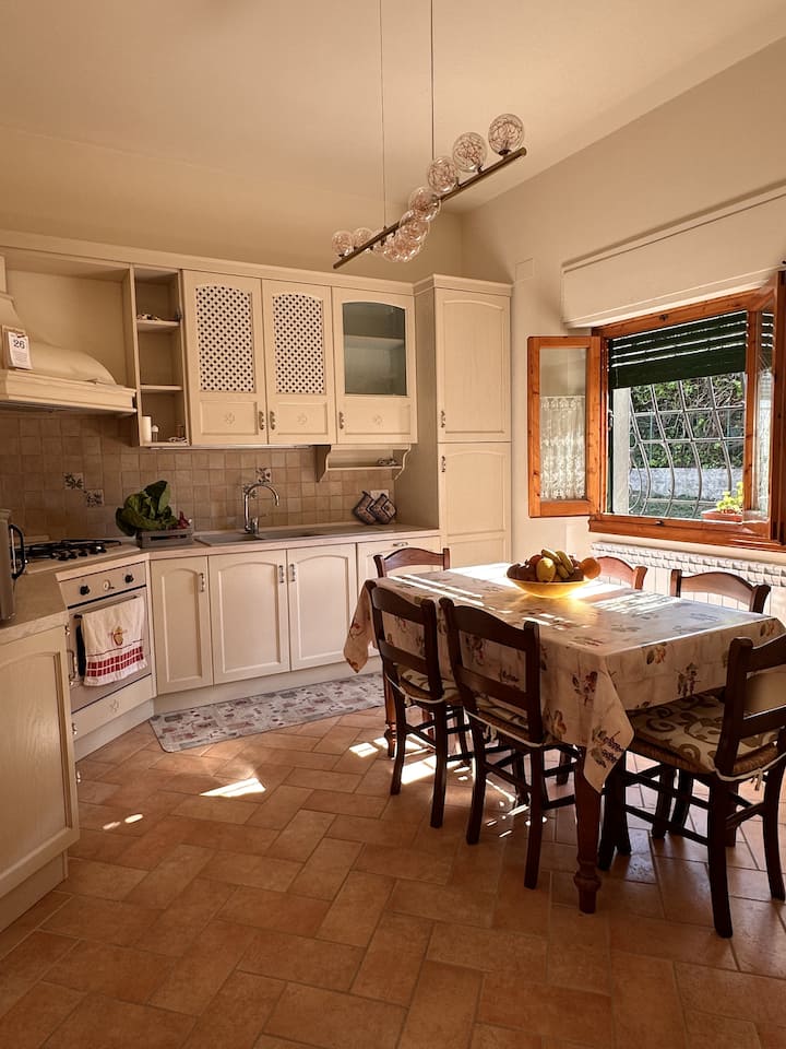 Life In Tuscany - Certaldo