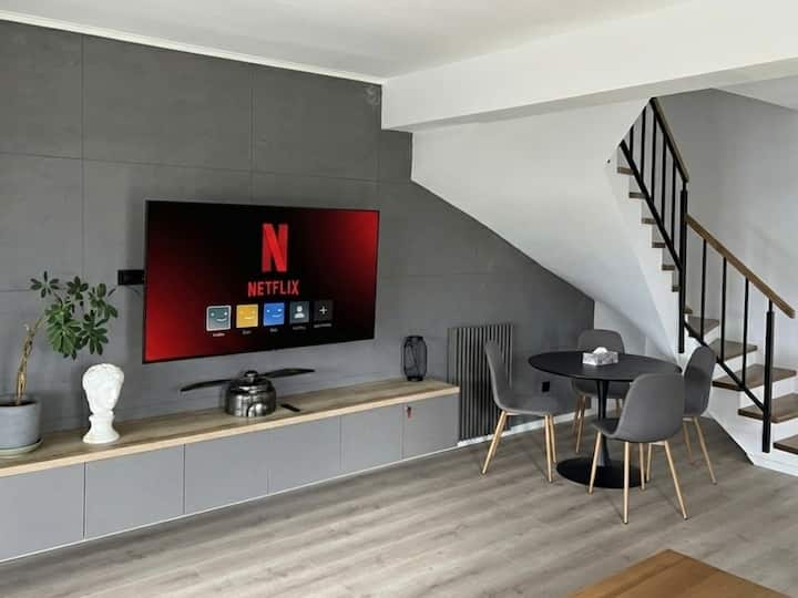 Anon Villa Is A Duplex House Located In Livezeni - Târgu Mureș