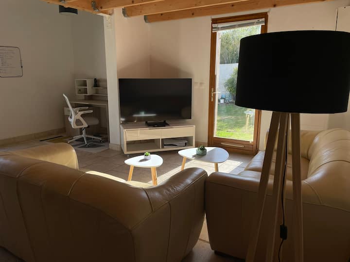 Authentique Dépendance Avec Jardin Arboré - Miramas