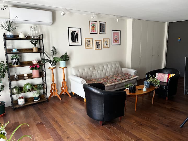 Apartamento En Las Condes, Barrio El Golf - Providencia