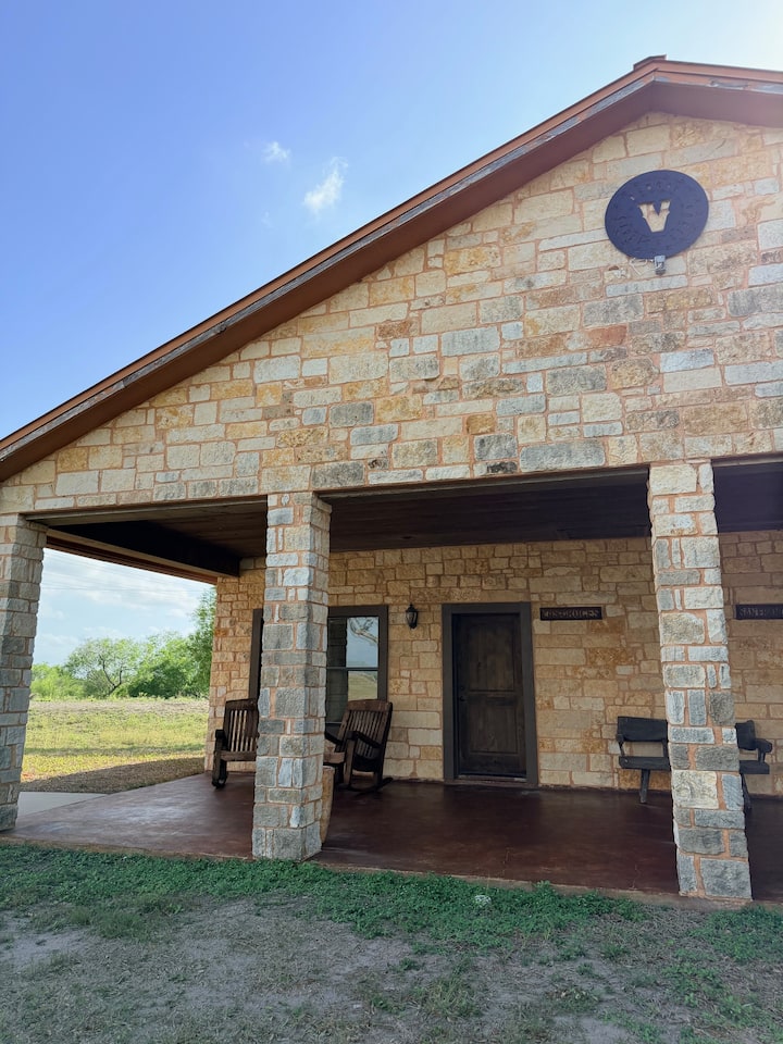 Cabin: Las Cruces - Kingsville, TX