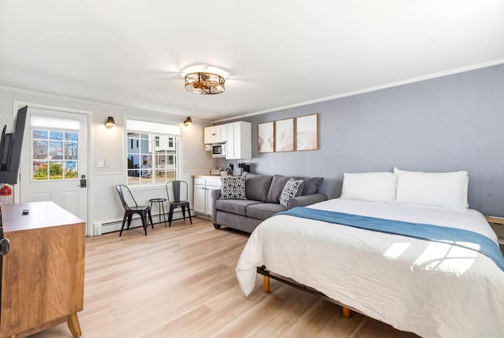 The Tides Inn Motel Room 1 - Old Orchard Beach, ME