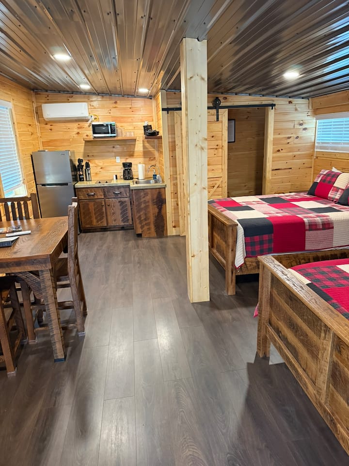 Rustic Woods Cabin At Driftwood Resort - Pomme de Terre Lake, MO