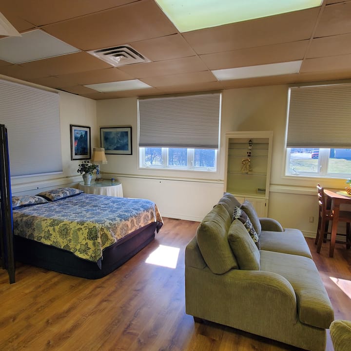 Anne's Room In Abigail Guest House - - Owen Sound