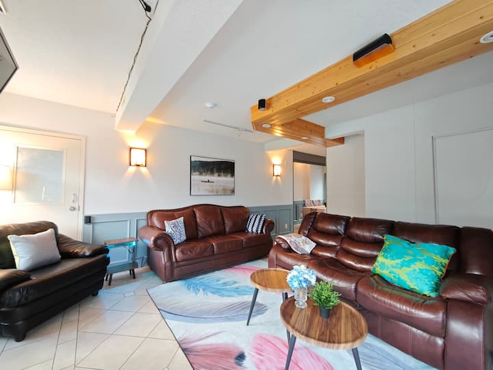 2-bedroom Excellent Mountain View - Banff, AB, Canada