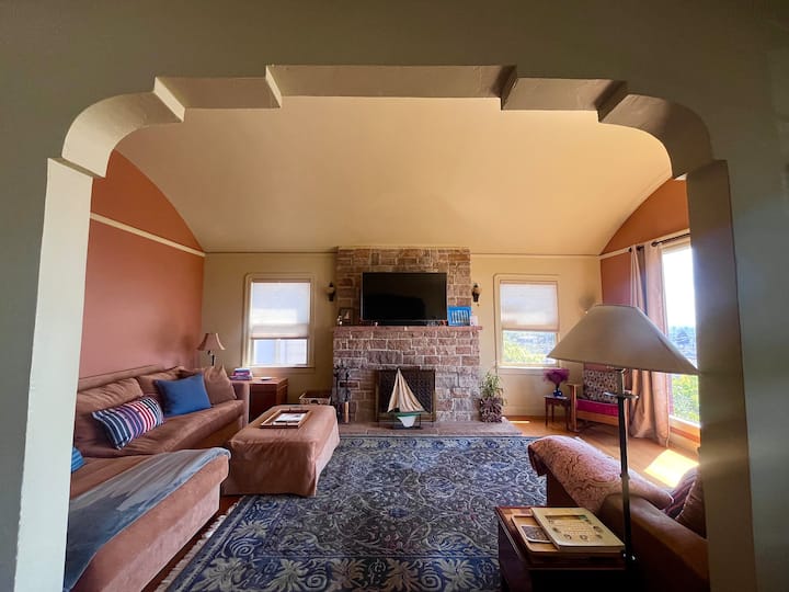 Three Bridge Bayview Bungalow - Berkeley, CA
