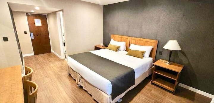 Free Breakfast Downtown Suite W/pool Hot Tub Gym - Ushuaia