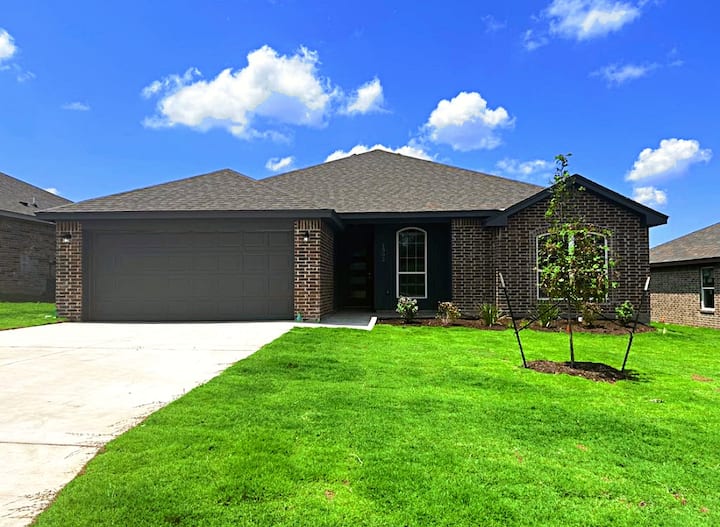 Spacious Family Retreat Near Baylor Scott & White - Temple, TX