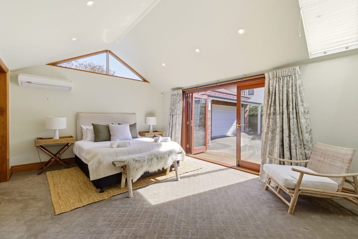 Beautiful Villa Near Cbd With Pool - Christchurch