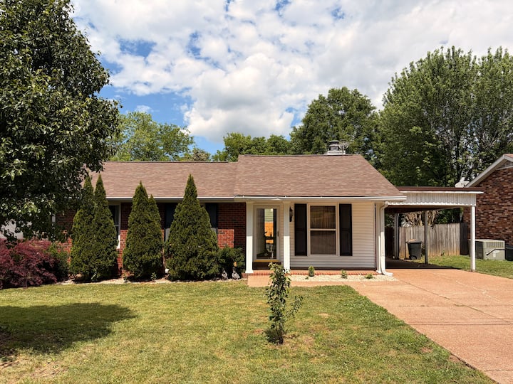 3 Bedroom House - 20 Minutes From Nashville - Hendersonville, TN