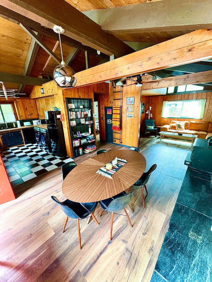 Dtwild -Vibey Mid-century Mod House W/hot Tub - Idyllwild-Pine Cove, CA