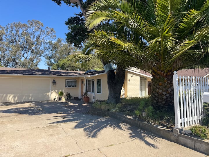 Charming Monterey Retreat W/ Large Deck - Marina, CA