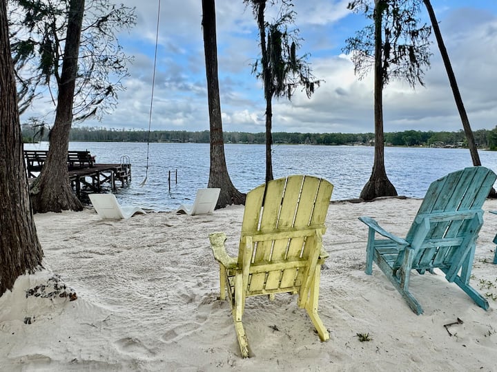 Cozy Farm Cabin With Private Beach And Lake - United States