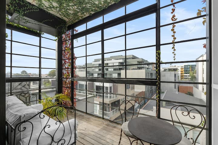 Architect's Child In Brunswick. - Brunswick