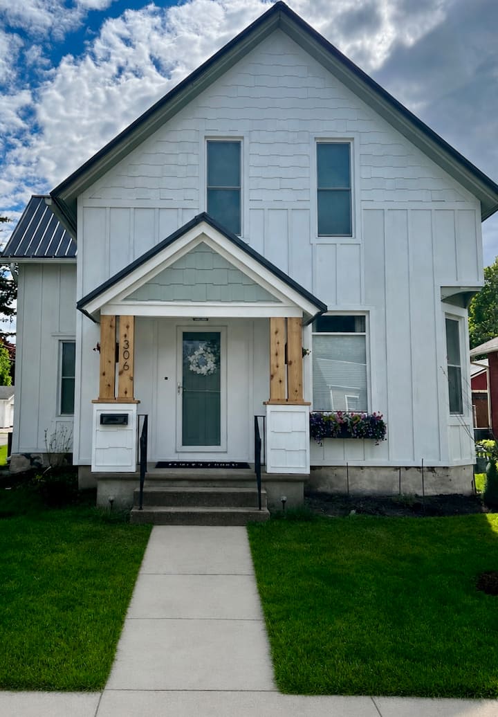 Haven 306 - Decorah, IA
