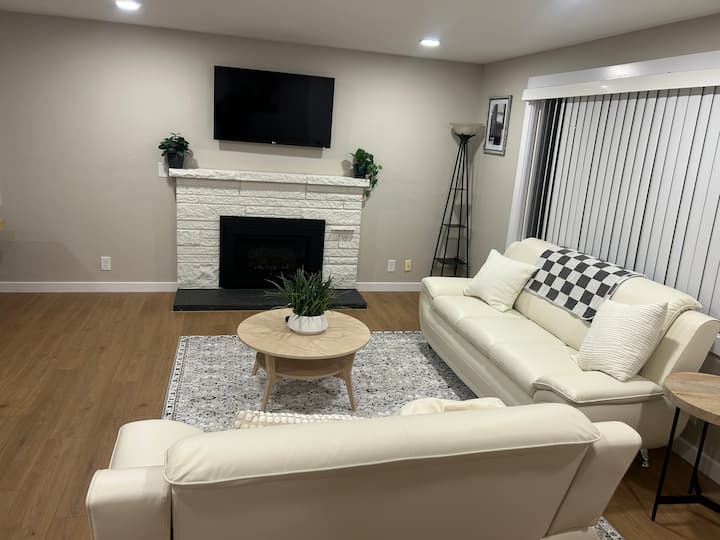 Renovated Redondo Beach Home | 10 Min From Transit - Federal Way, WA