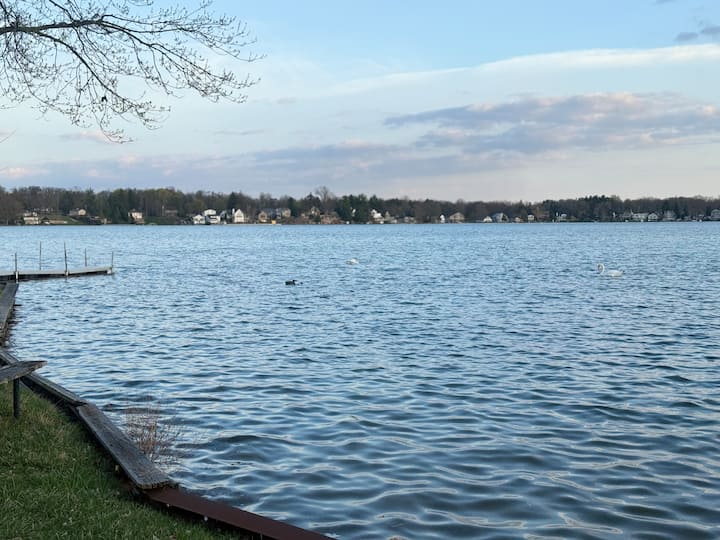 Private Lakehouse Retreat W/yard And Rv Parking - Brighton, MI