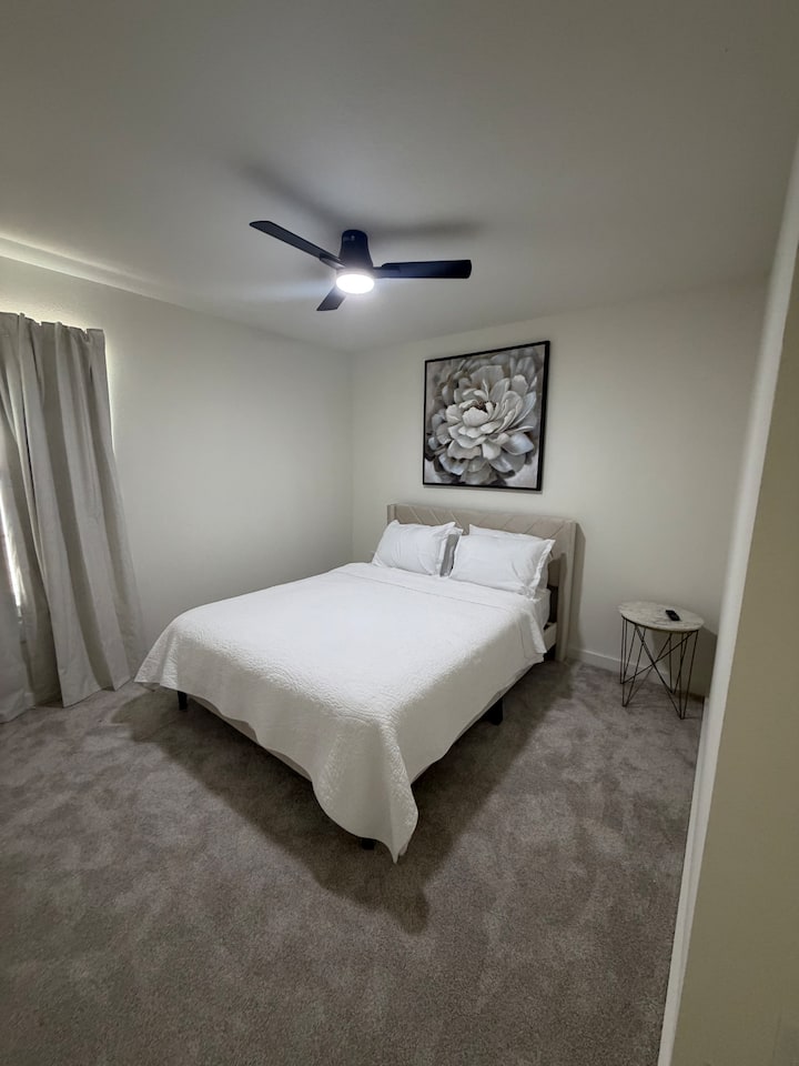 Home In St Cloud! Modern 3br Retreat Near Orlando - St. Cloud, FL