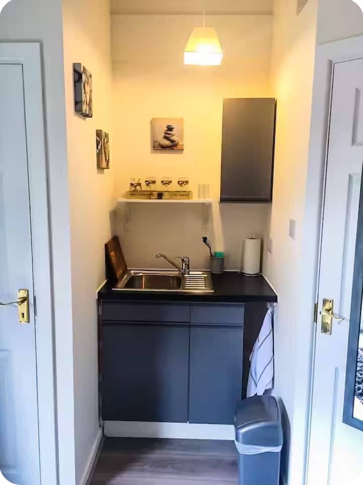 Y Cwtch - Lovely Studio Apartment - Cowbridge