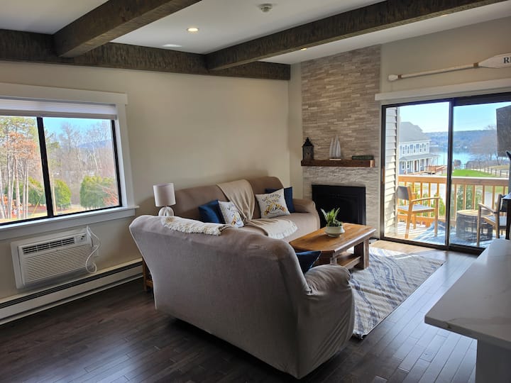 Modern Lake Retreat, Balcony, Near Weirs Beach - Laconia, NH