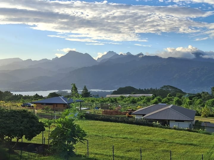 Modern Home In The Mountains Of Tahiti - Tahití