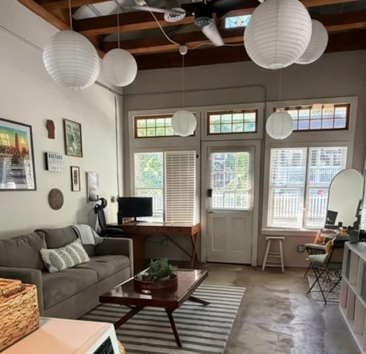 The Birdhouse - Beltline Adjacent Cabbagetown Loft - Atlanta, GA