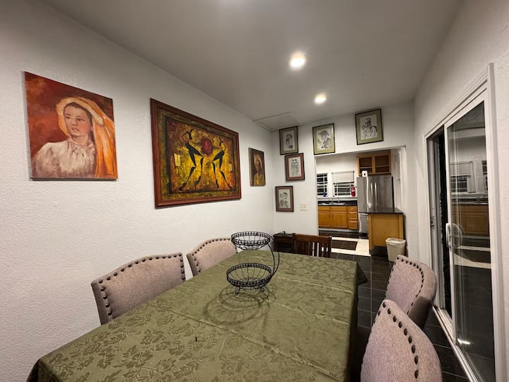 4br Downtown Stay • Near Museums • Sleeps 16 - Los Gatos, CA
