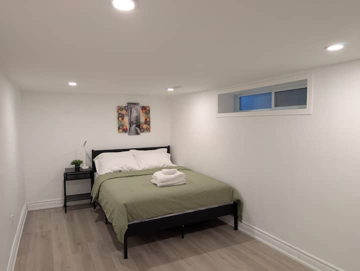 Modern 1br Suite With Private Kitchen & Bath - Toronto