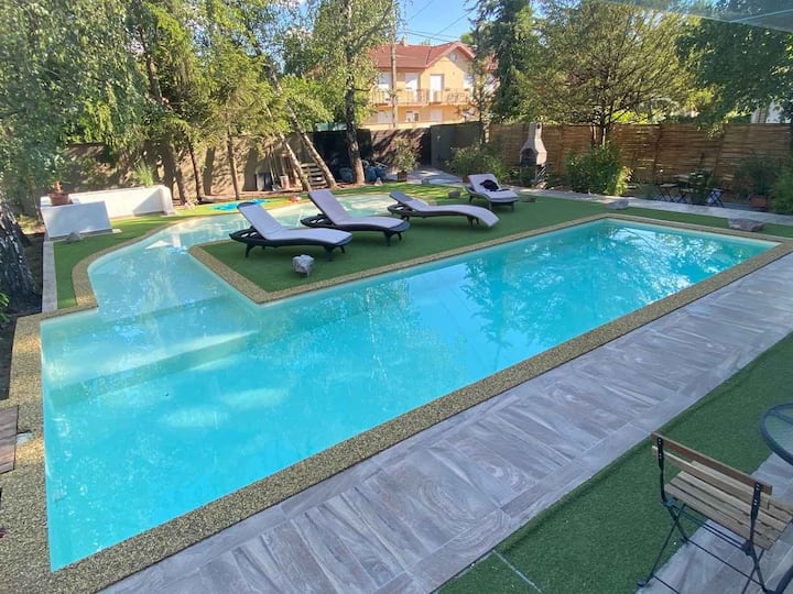 Studio Avec Piscine, Jacuzzi Et Sauna Près De La P - Siófok