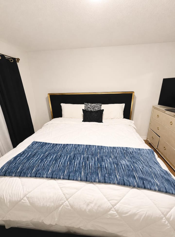 Peaceful Private Haven - Bowmanville