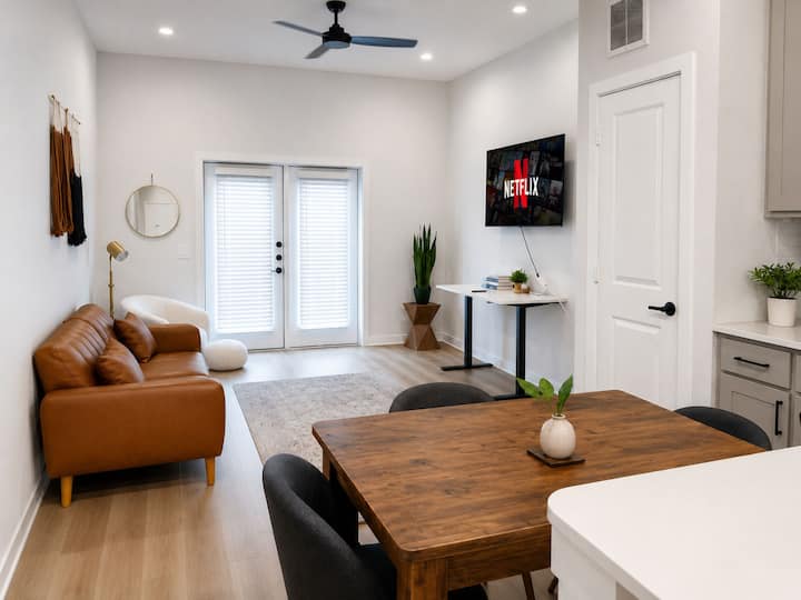 Homey Workerfriendly 2br Space + Gym, Pool & Lndry - Fairview Park, Sherman