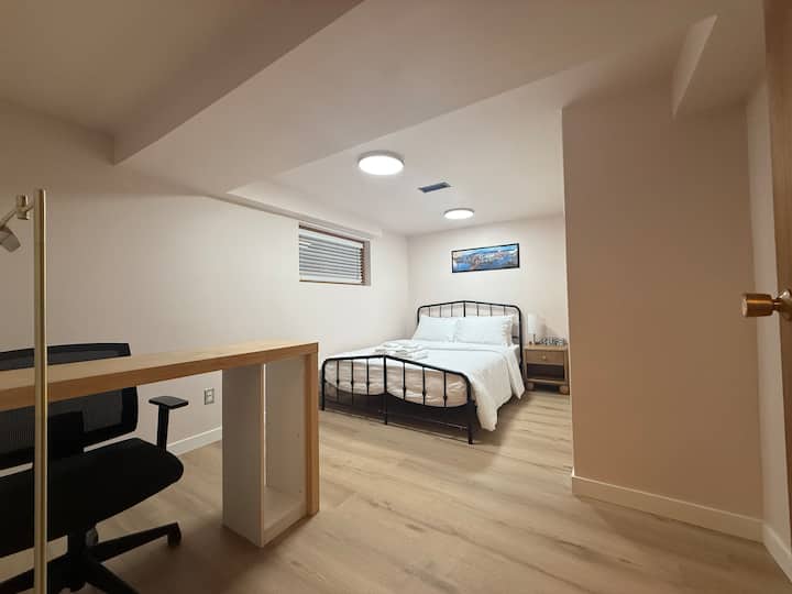 Spacious 2br 2ba W/ Private Entrance In West Side - Vancouver