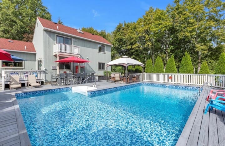 Jamesport Family Escape • Sleeps 7 • Beach - Palmer Vineyards, Riverhead