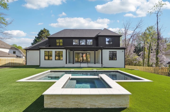 Dream Oasis Near Atlanta I Modern Luxury Escape! - Marietta, GA