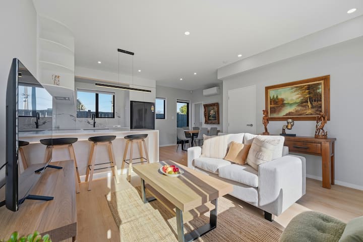 Home-away-home - 