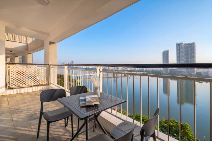 2br Han Riverfront Apt W Pool, 2 Mins - Han Market - Da Nang