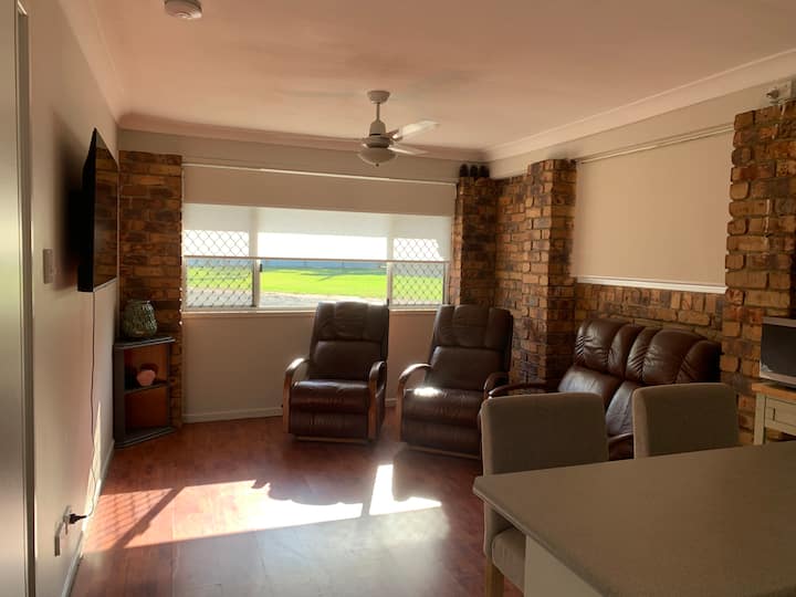 1br Granny Flat On Acreage - Beachmere