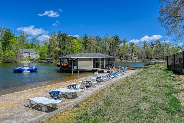 Lakefront Luxury 7br, 7ba, Beach, Dock, Views - Lake Anna, VA