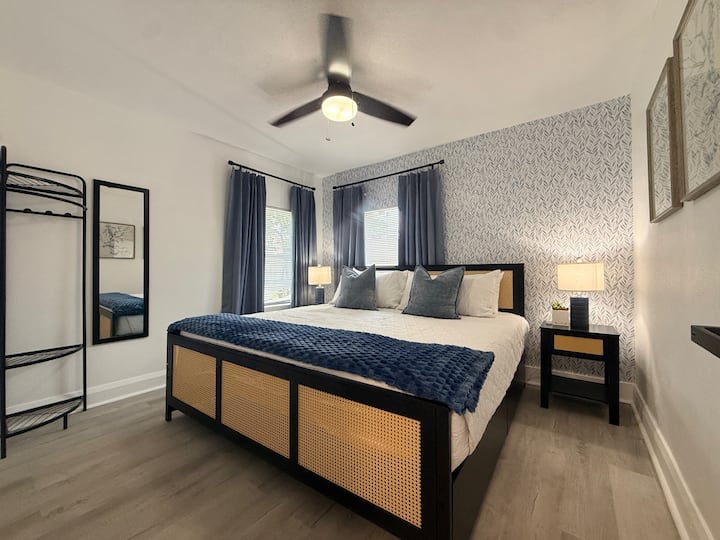 Spacious 2br/1ba - Message Me For Special Pricing! - Lakeland, FL