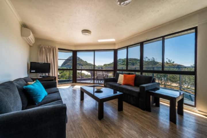 2 Bedroom Ocean View Apartment - Yeppoon