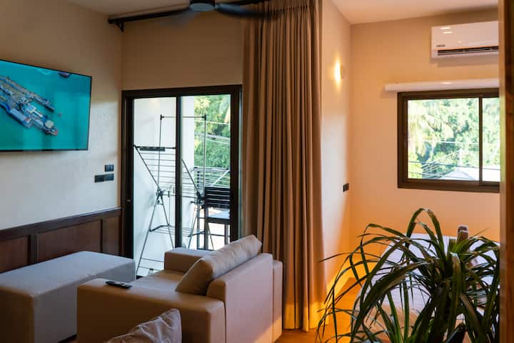 Supper King Smart Tv Better For Less All Brand New - Ko Samui, Island