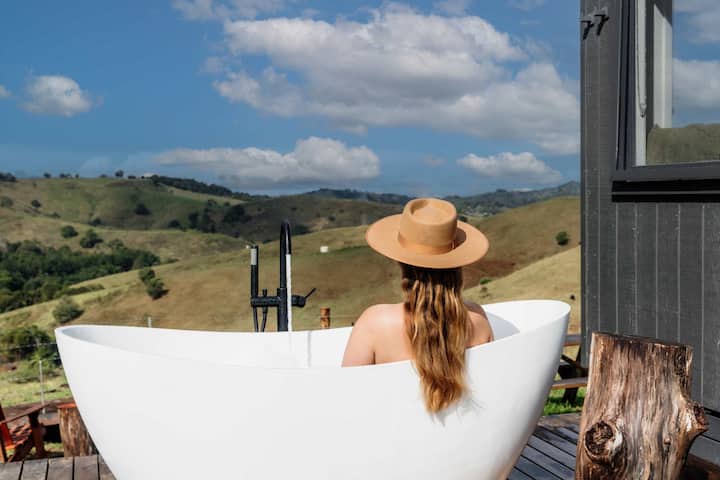 Tiny Aahana - Sunshine Coast Hinterland - Pomona