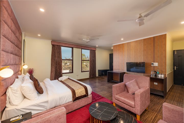 La Comfort The Party Place - Gurgaon