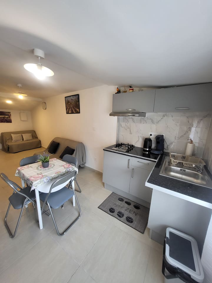 Charmant Appartement Au Centre Du Village - Valensole
