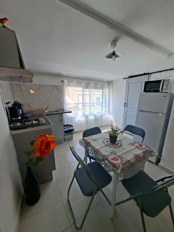 Charmant Appartement Au Centre Du Village - Valensole