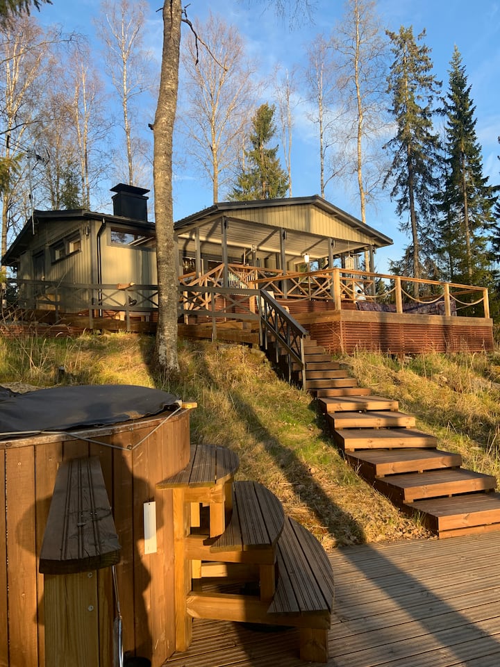 Mökki Järvinäköalalla Ja Saunalla - Finland